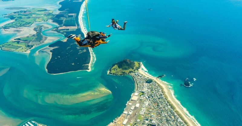 From Tauranga: Skydive over Mount Maunganui - Key Points