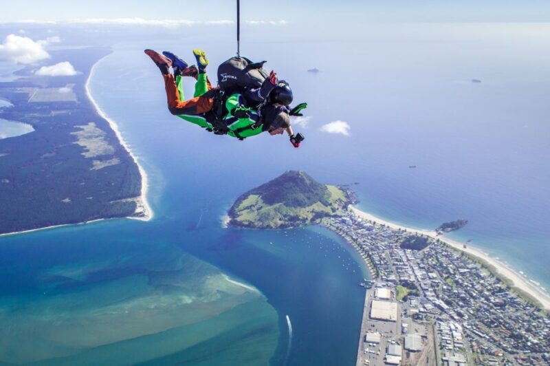 From Tauranga: Skydive over Mount Maunganui - A Deep Dive into the Skydiving Experience