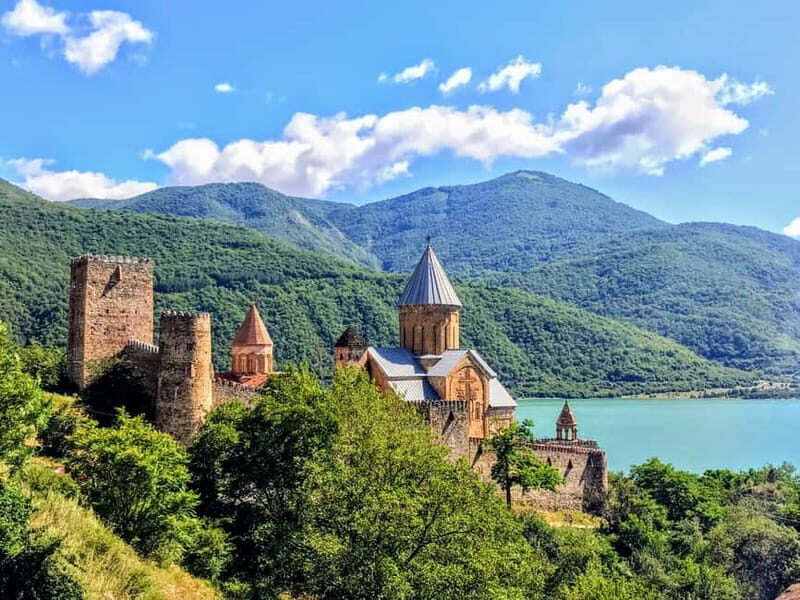 From Tbilisi: Kakheti and Kazbegi 2-Day 4X4 Jeep Tour pack - Summary: Who Should Consider This Tour?