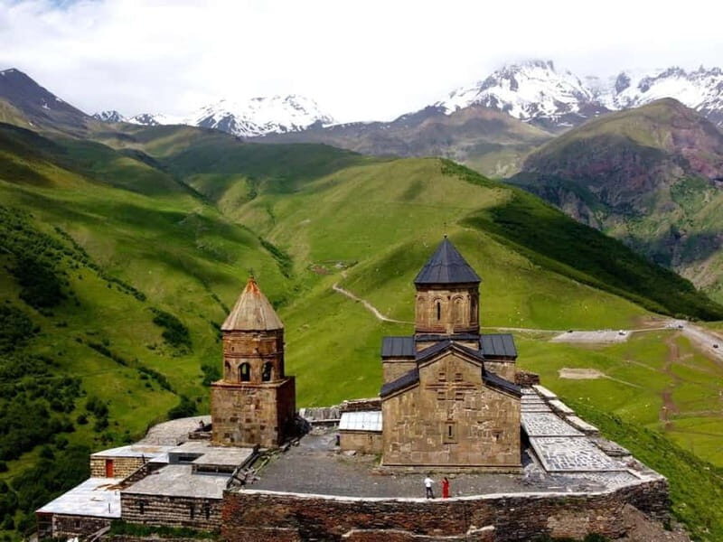 From Tbilisi: Mount Kazbegi Hiking & Sightseeing 2-Day Tour - The Experience: What Travelers Say