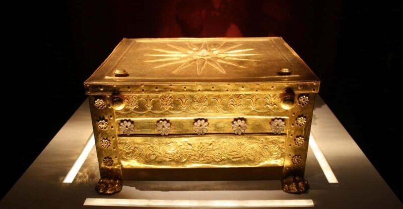 From Thessaloniki: Aigai Royal Tombs & Pella Museum Day Trip - Practical Details and Why They Matter
