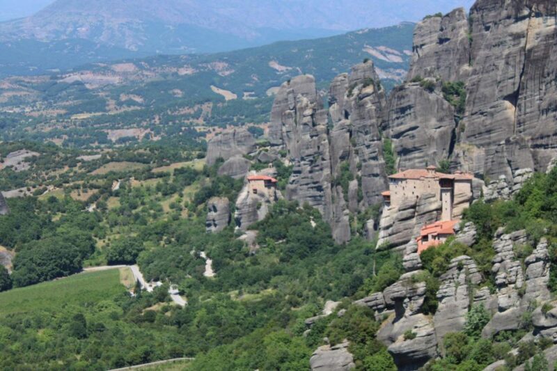 From Thessaloniki :Private driving tour to Meteora - Exploring the Meteora Experience