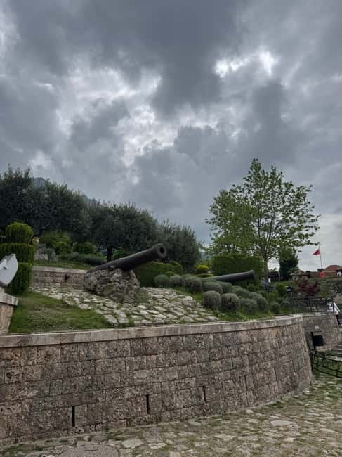 From Tirana/Shkoder: Kruja Castle, Old Bazaar, Sari Salltik - Authenticity and Practical Tips