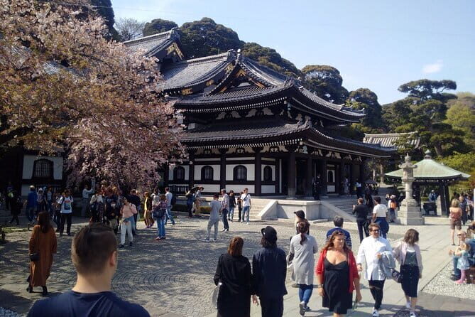From Tokyo Kamakura and Enoshima Private Day Tour - The Iconic: Kotoku-in and the Great Buddha of Kamakura