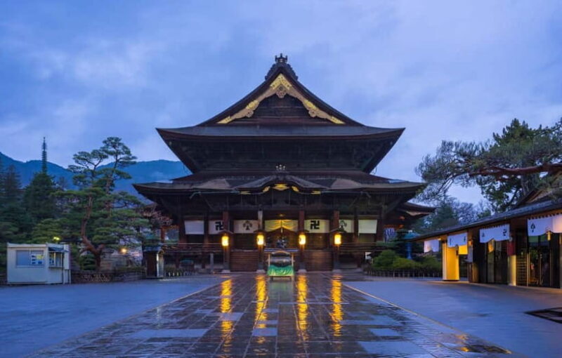 From Tokyo: Snow Monkeys and Zenkoji Temple Day Trip - Who Should Consider This Tour?