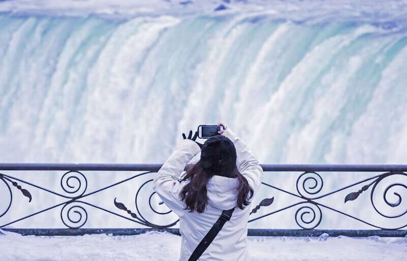 From Toronto: Niagara Falls Day Tour with Boat Cruise - Famous Landmarks and Photo Opportunities