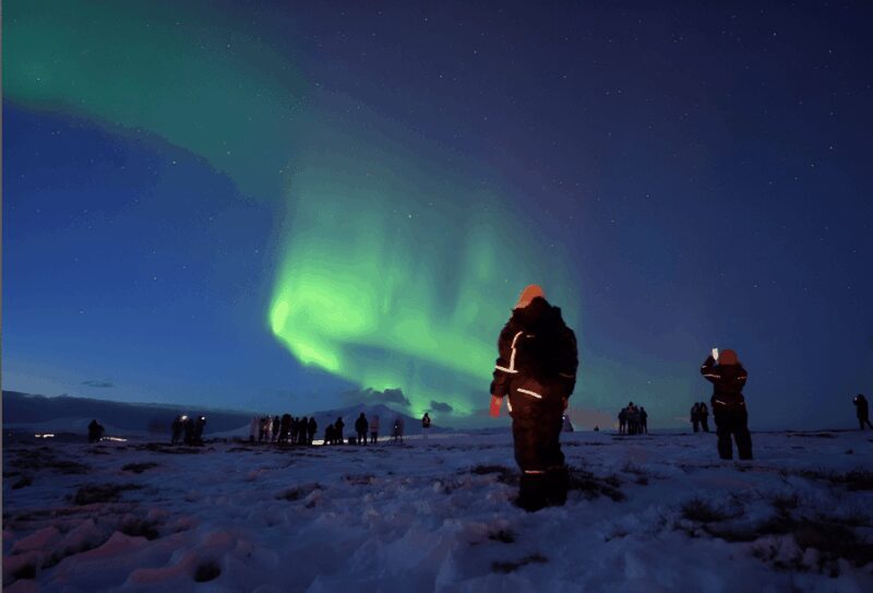 From Tromsø: Northern Lights Tour in Minibus with Photos - Exploring the Tromsø Northern Lights Minibus Tour: A Practical and Authentic Experience