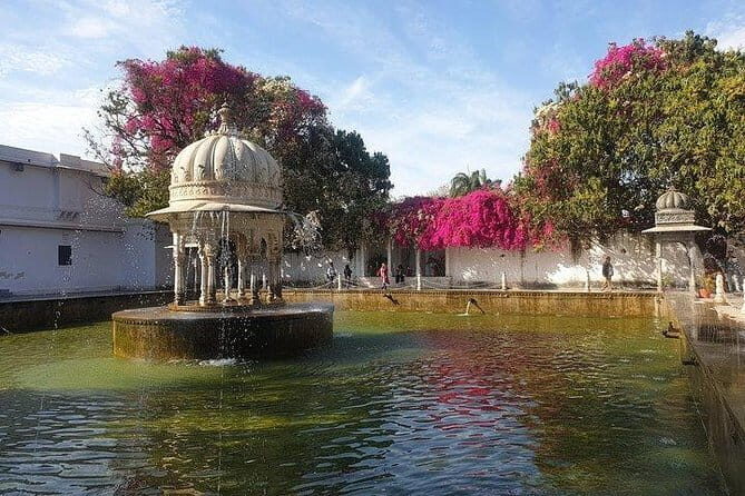 From Udaipur: Half Day tour of Udaipur with Transfers - Key Points