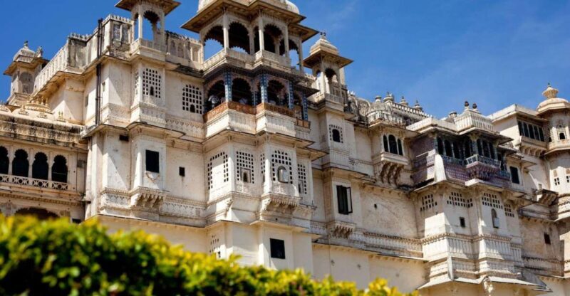 From Udaipur: Private Udaipur City of Lakes Sightseeing Tour - The Breakdown of the Experience