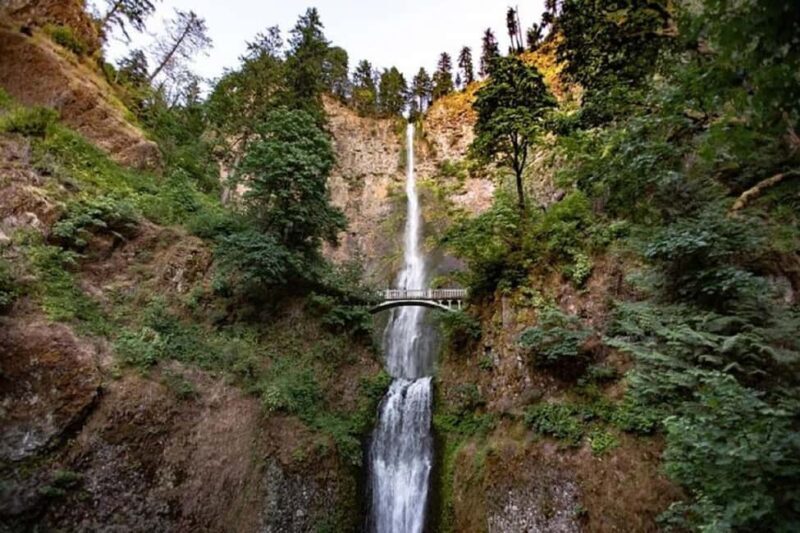 From Vancouver: Leavenworth, Portland, & Seattle 3-Day Tour - Day 2: Wenatchee, Multnomah Falls, and Portland Shopping