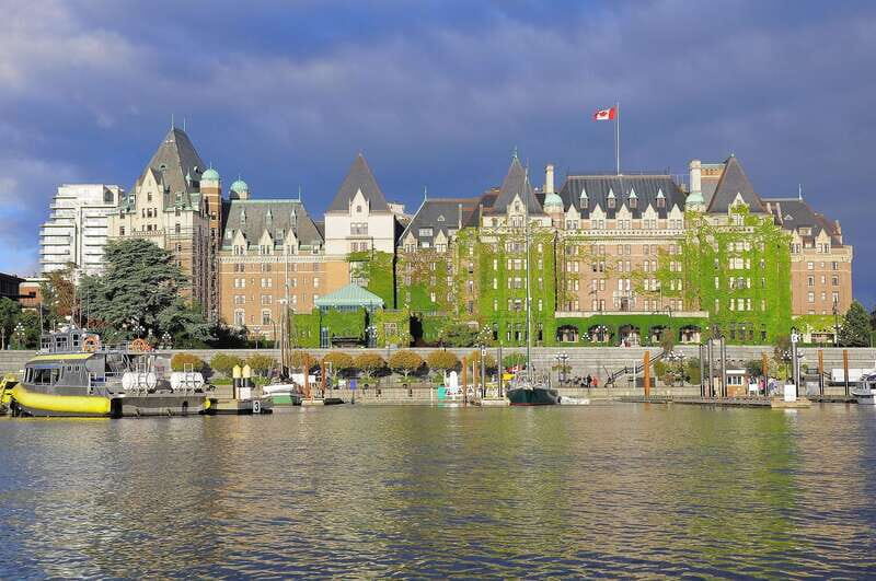 From Vancouver: Victoria City and Butchart Gardens Tour - An in-depth look at the Victoria and Butchart Gardens Tour
