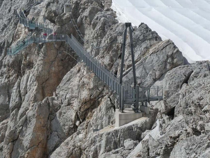 From Vienna: Day Trip to Dachstein & Hallstatt - FAQs