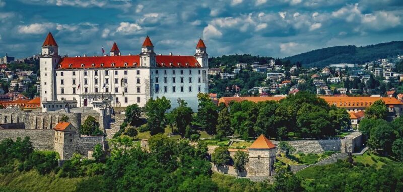 From Vienna: Roundtrip Bus to Bratislava with Walking Tour - The Sum Up: Who Is This Tour Best For?