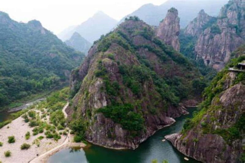 From Vientiane: Vang Vieng 2-Day Tour with Blue Lagoon - Exploring Vang Vieng: What to Expect on This 2-Day Tour