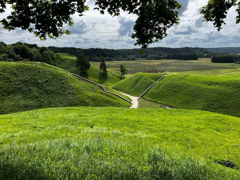From Vilnius: Hill of Crosses, Pakruojis Manor & Kernav - Key Points