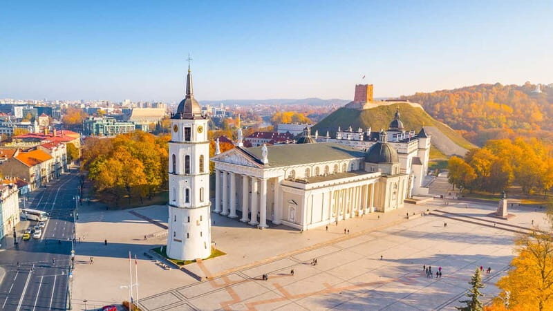 From Vilnius: Private Transfer to Riga with Sightseeing - Spotlight on the Key Stops: Rundale Palace and Bauska Castle