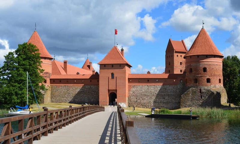 From Vilnius: Trakai Eco-Friendly Half Day Trip By Train - Dive Into the Itinerary: What You’ll Experience