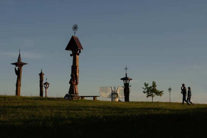 From Vilnius: Trakai & Hill of Angels Tour - Key Points