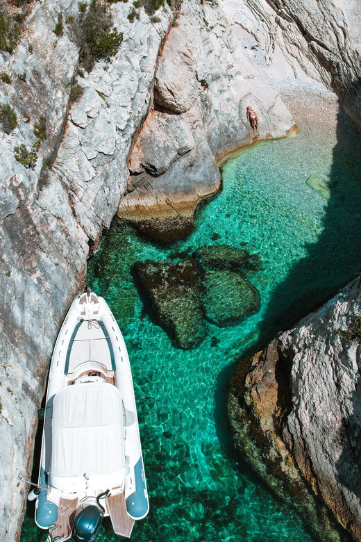 From Vis: Speed boat tour along south shore Of Vis - FAQ