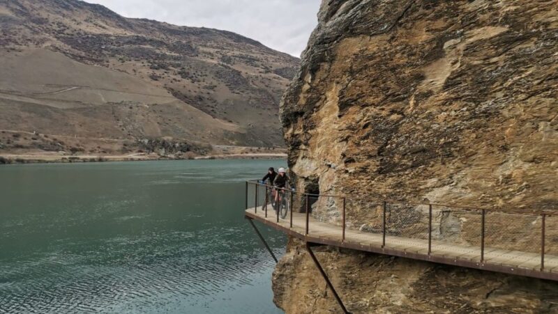 From Wanaka: Lake Dunstan Trail E-Bike Hire & Shuttle - Key Points