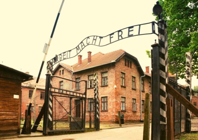 From Warsaw: Auschwitz Day Tour by Private Car with Lunch - How It Compares to Other Experiences
