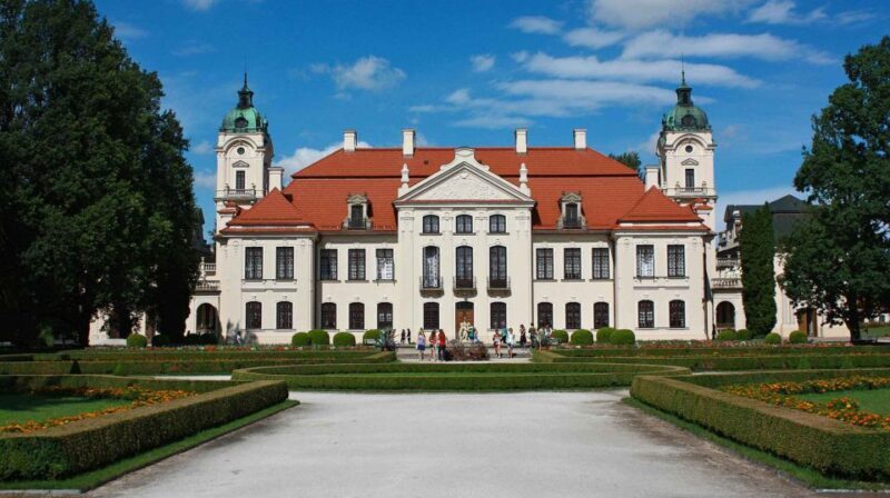 From Warsaw: Kazimierz Dolny, Lublin, Majdanek & Kozlowka - FAQ