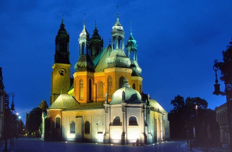 From Warsaw: Poznan Small Group Day Trip with Lunch - Key Points