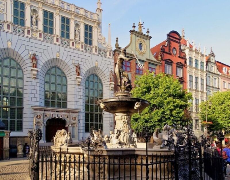 From Warsaw: Tour to Malbork Castle and Gdansk or Sopot - Key Points