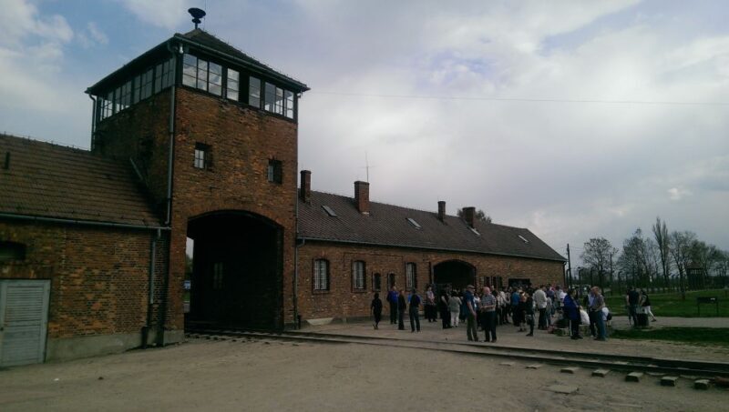 From Wrocaw: Full-Day Auschwitz-Birkenau Guided Tour - What to Expect from This Auschwitz-Birkenau Tour