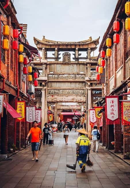 From Xiamen: Zhangzhou Tour with Mansions, Old Town & Craft - Key Points