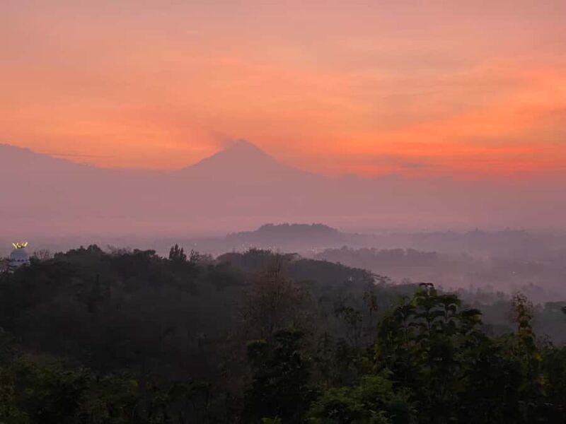 From Yogyakarta: Sunrise from the Hill & Borobudur Temple - Who Is This Tour Best For?