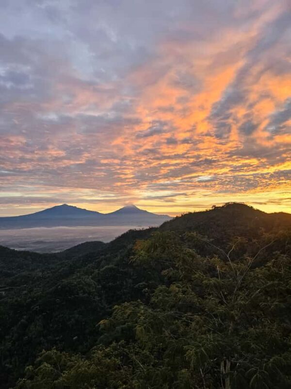 From Yogyakarta: Tumpeng Menoreh Skyline Sunrise - Key Points