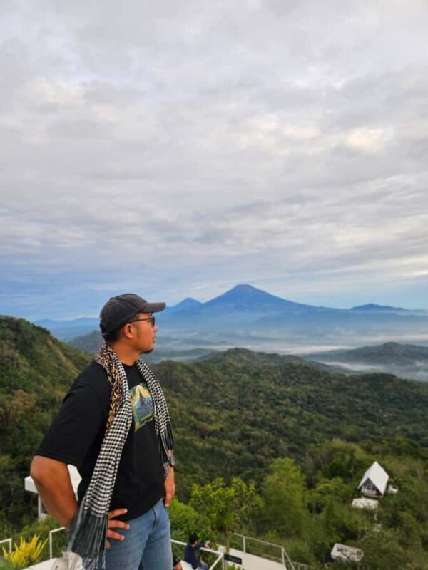 From Yogyakarta: Tumpeng Menoreh Skyline Sunrise - An In-Depth Look at the Tumpeng Menoreh Skyline Sunrise Tour