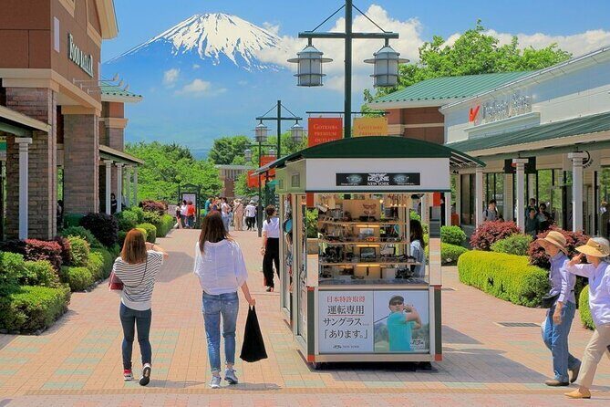 From Yokohama Port Arakurayama & G. Outlets 10 Hour Private Tour - Transportation and Comfort