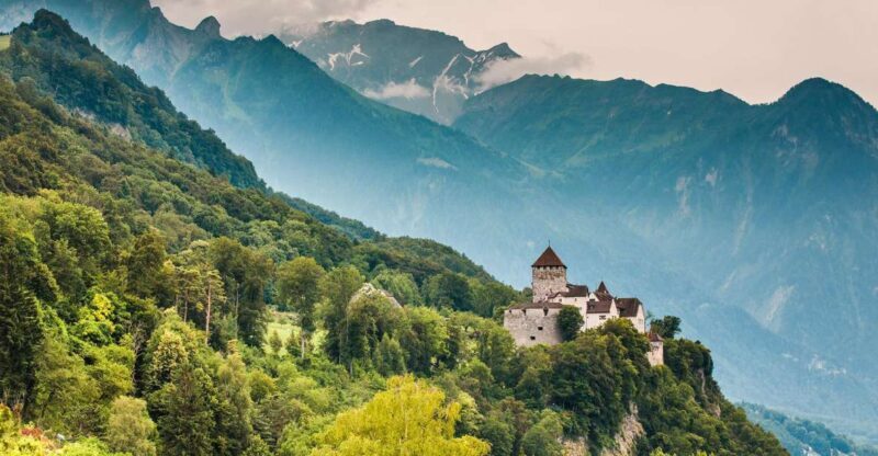 From Zurich: Private 4 Countries in 1 Full-Day Tour - Transportation & Practicalities