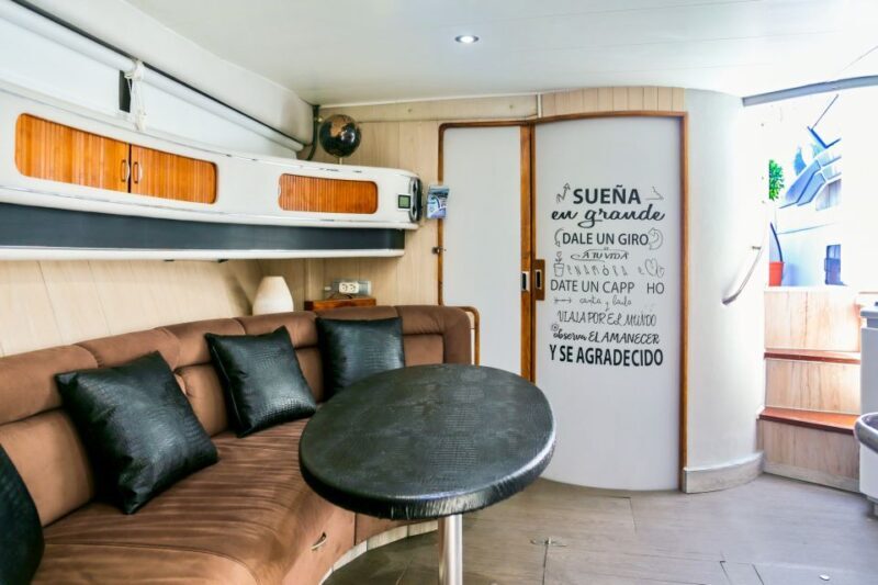 Fuengirola: Dolphin Watching by Yacht with Snacks and Drinks - FAQ