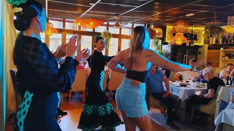 Fuengirola: Flamenco Show & Dinner at Tipi Tapa, near Mijas - FAQ