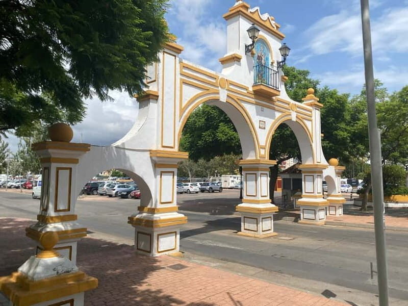 Fuengirola: Private e-bike tour in Fuengirola town and promenade - Who Should Consider This Tour?