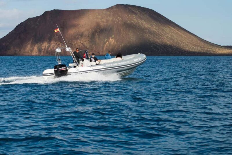 Fuerteventura: 1-hour private mini-cruise to Lobos Island - Key Points