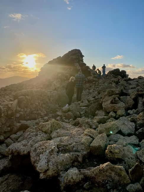 Fuerteventura: Twilight Volcano Hike with Sunset & Moonrise - A captivating blend of nature, culture, and astronomy