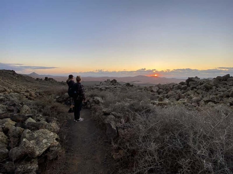 Fuerteventura: Twilight Volcano Hike with Sunset & Moonrise - The itinerary in detail: what to expect at each stage