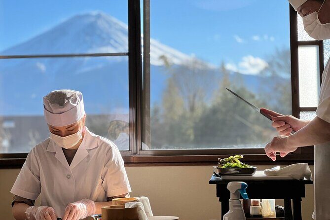 Fujisan Sushi Making Lesson - An In-Depth Look at the Fujisan Sushi Making Experience