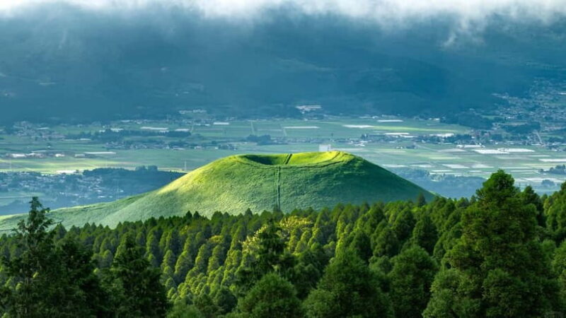 Fukuoka: Mt. Aso Volcano & Kurokawa Onsen Scenic Day Tour - Shirakumi Kumanozu Shrine: A Touch of Anime and Serenity