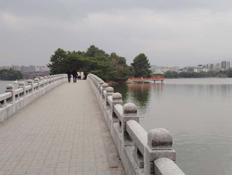 Fukuoka: Ohori Park Walking Tour with Guide - Key Points