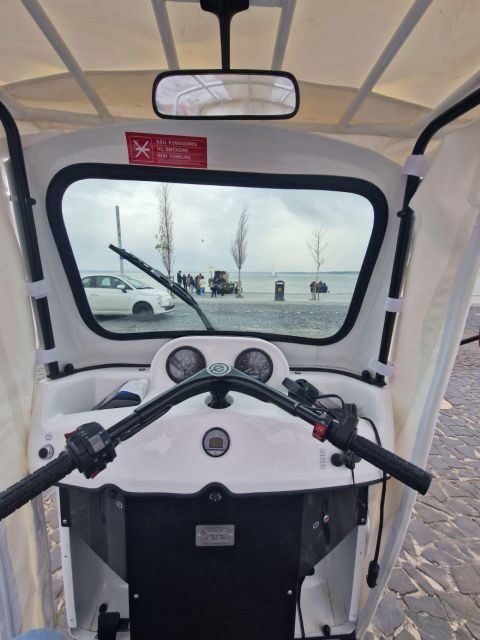 Full city of Lisbon on board of a private car - The Transport: Fun, Flexible, and Comfortable