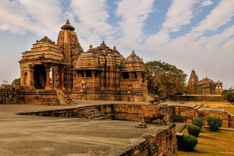 Full Day 8-hours Heritage Tour to Khajuraho Temples - Key Points