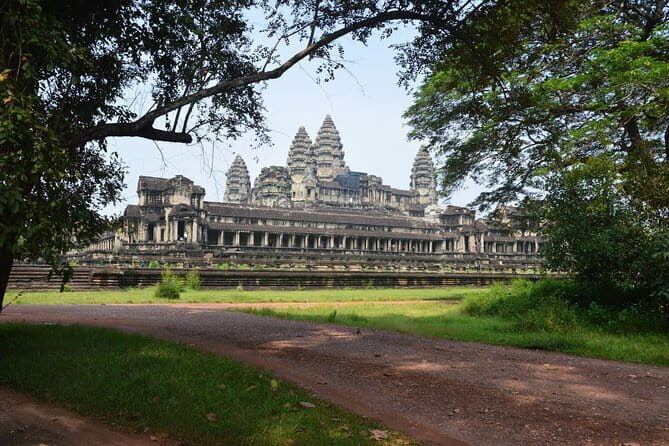 Full-Day Angkor Wat Private Tour from Siem Reap with Pickup - Key Points