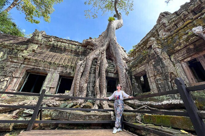 Full-Day Angkor Wat Sunrise Private Tour with Angkor Temples Pass - The Magnificence of Angkor Thom