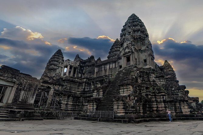 Full-Day Angkor Wat Sunrise & Sunset & All Must-See Private Tour - Starting at Dawn: Angkor Wat Sunrise