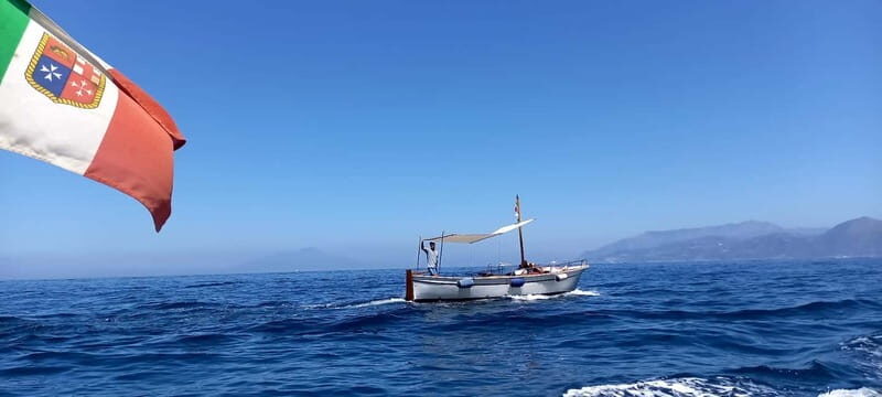 Full Day Around Island of Capri 6h tours - Discovering the Coast of Capri on a Gozzo